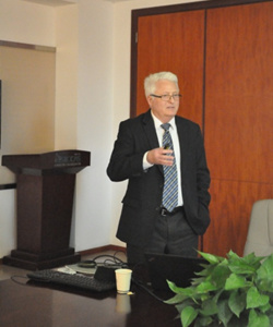 德国达姆施塔特工业大学Ralf Riedel教授和厦门大学余兆菊副教授访问上海硅酸盐所--中国科学院上海硅酸盐研究所